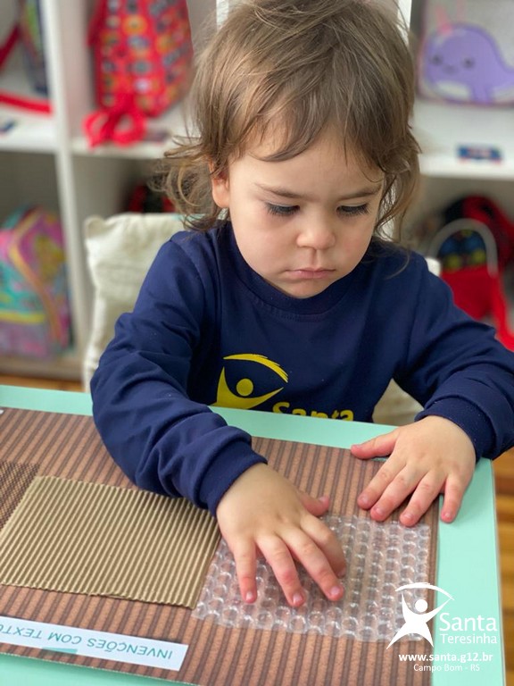 EXPLORANDO TEXTURA – Colégio Santa Teresinha